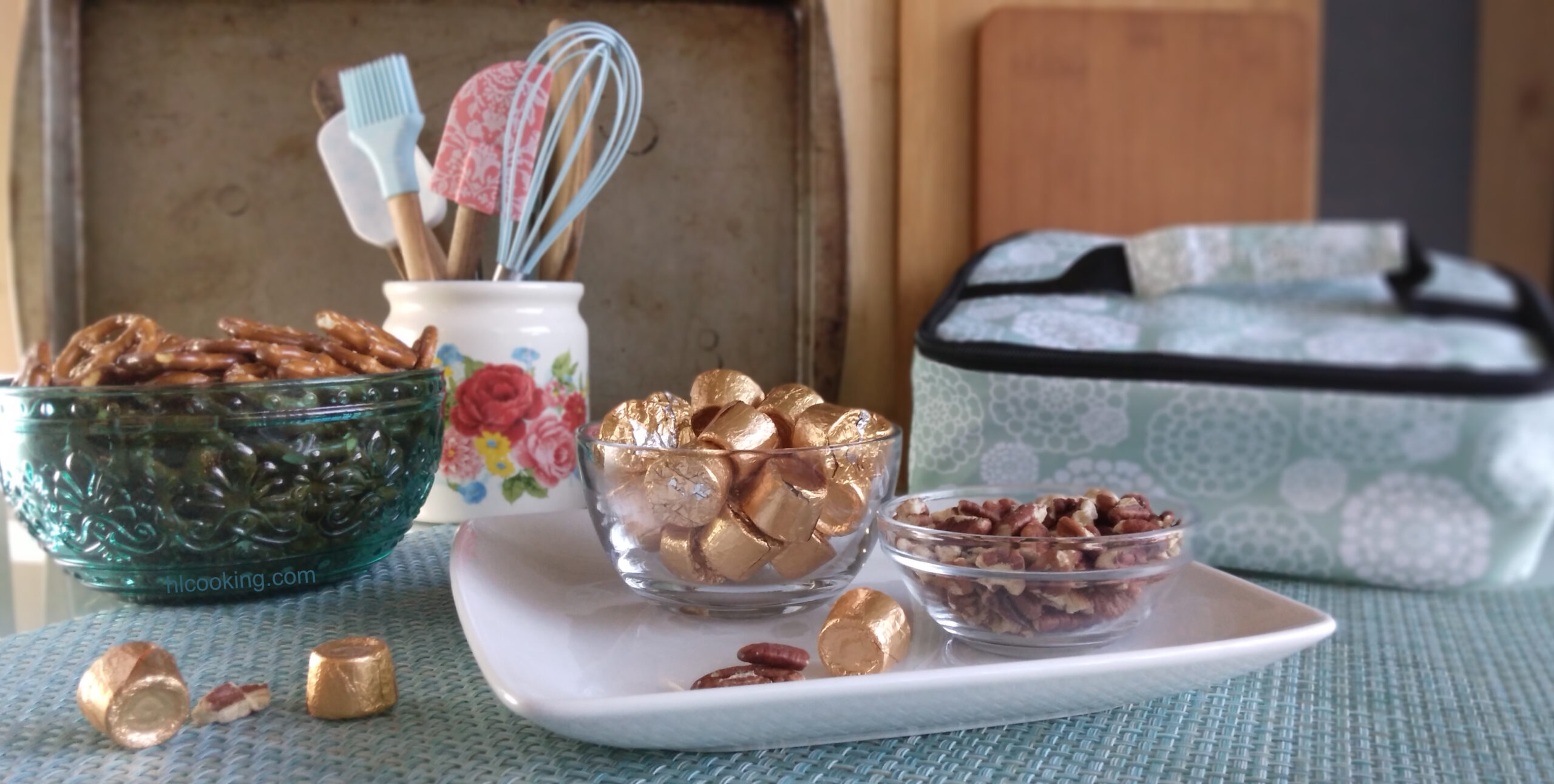 ROLO® Pretzel Delights - HLCooking